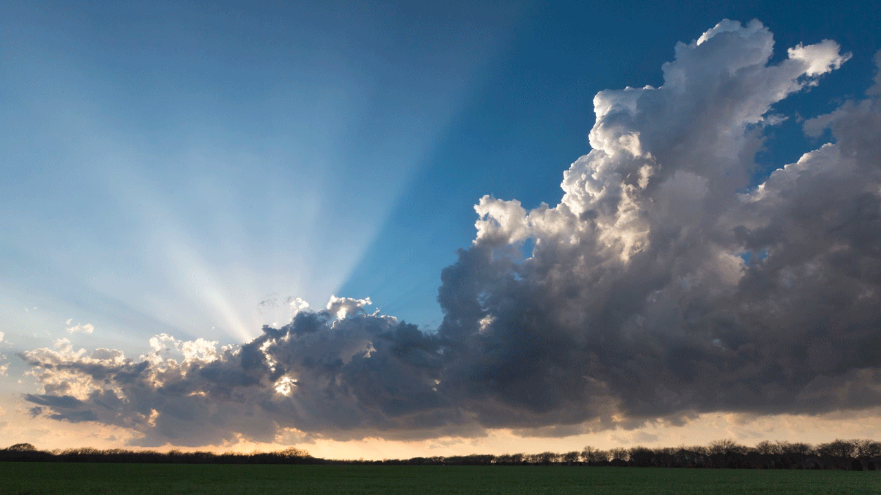 Weather photographer scans skies for clouds | wfaa.com