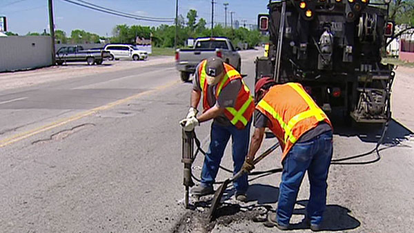 Dallas 'Pothole Patrol' gets a sponsor | wfaa.com