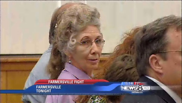 Ex-librarian's daughter scolds Farmersville Council member | wfaa.com