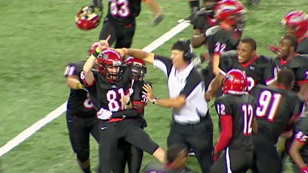 Cedar Hill kicker boots cancer | wfaa.com