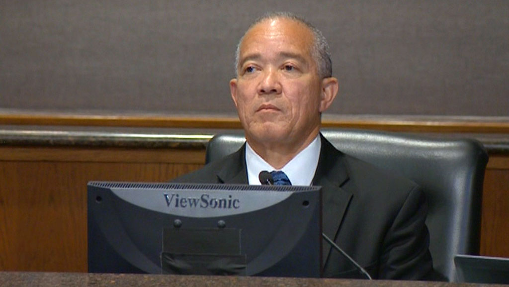 Two more DISD cabinet chiefs leave, Miles reorganizes senior structure ...