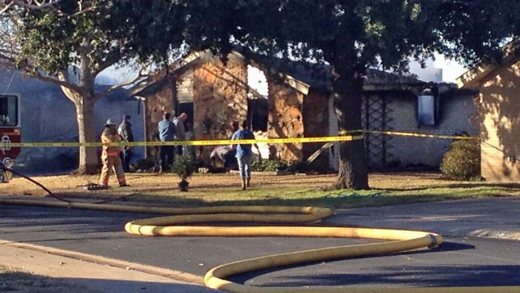 Duplex, cars destroyed in fire at retirement community in Crowley ...