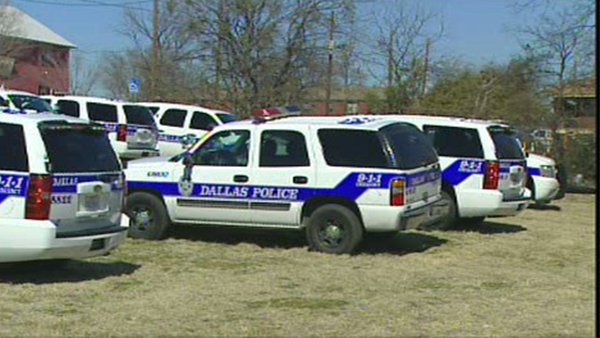 SWAT standoff ends with no one inside Oak Cliff apartment | wfaa.com