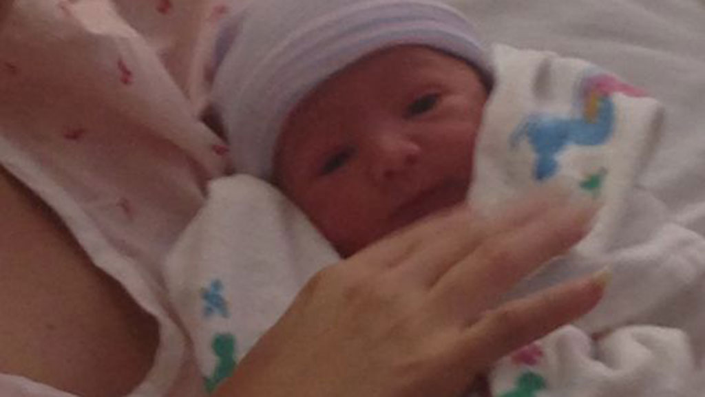 Woman gives birth at elementary school | wfaa.com