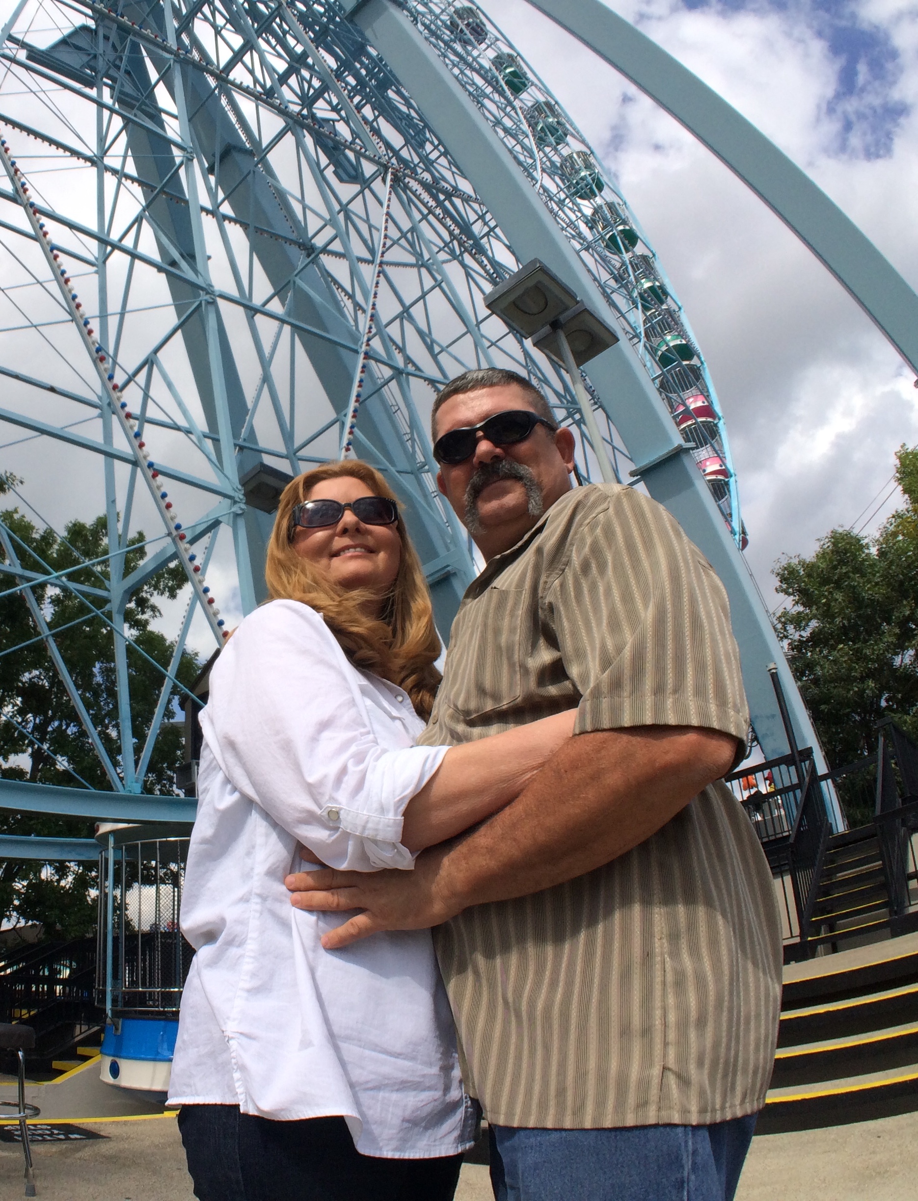 Couple returns to Fair 20 years after Ferris wheel wedding | wfaa.com