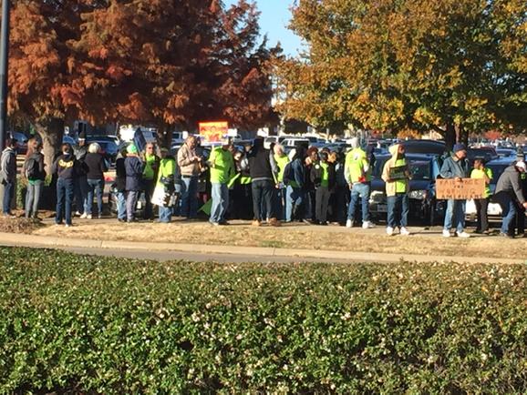 Walmart workers protest for better pay | wfaa.com