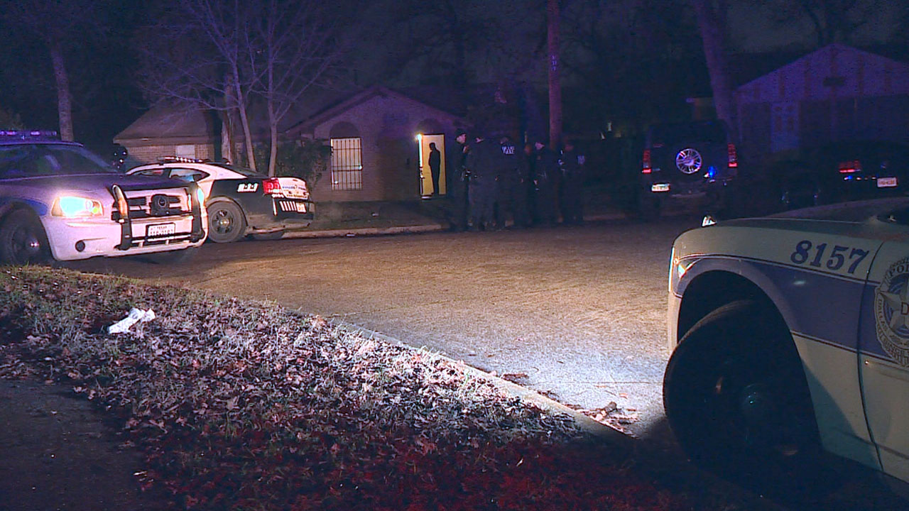 Two shot dead in Southeast Dallas residence | wfaa.com