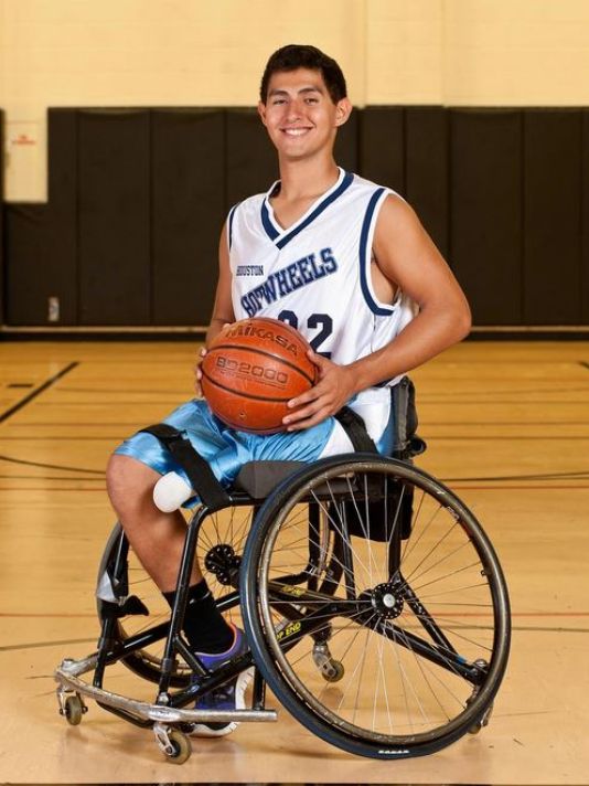 Student-athlete overcomes disability to play at UTA | wfaa.com