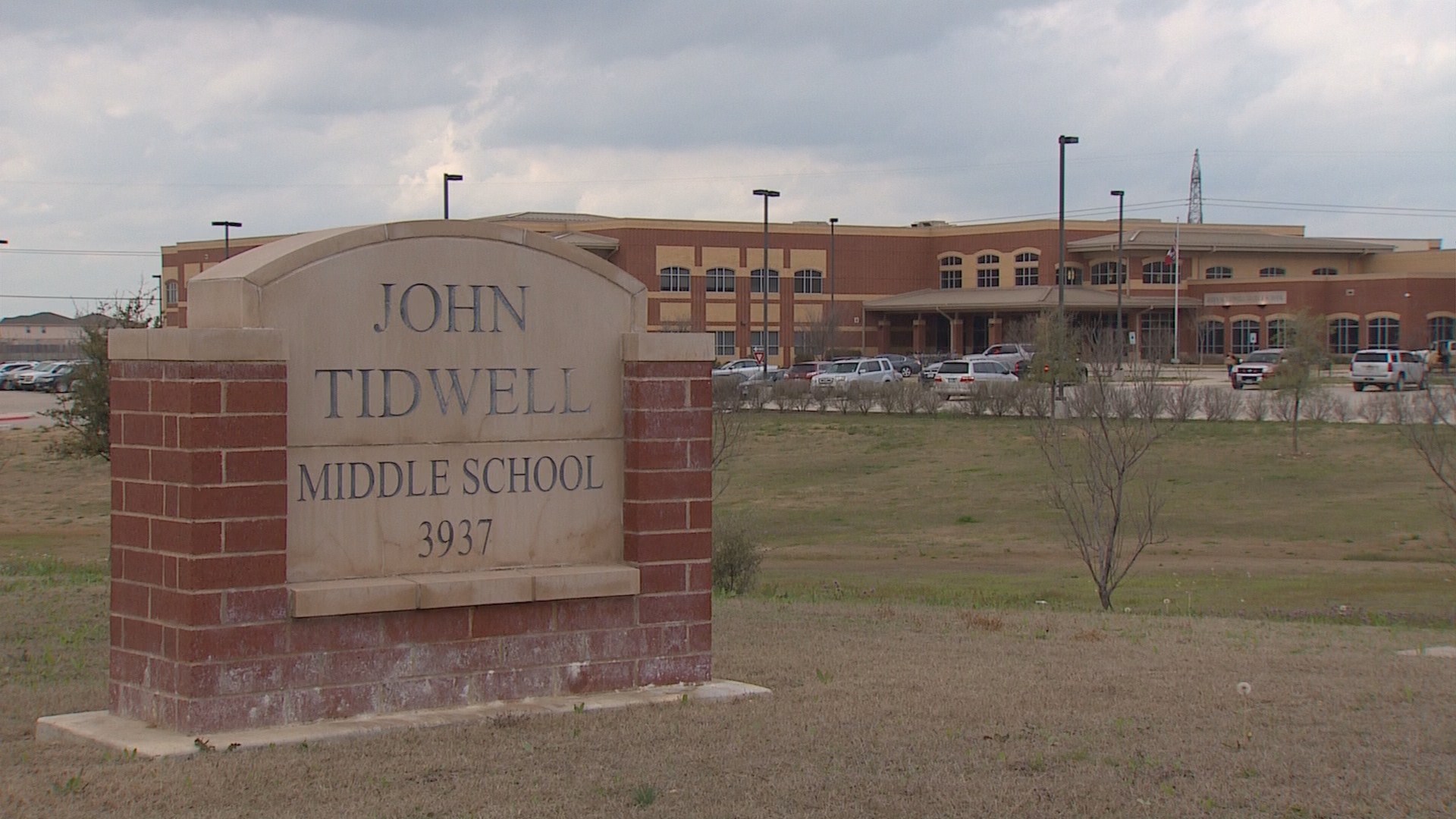 Parents continue to protest middle school student who wrote violent ...