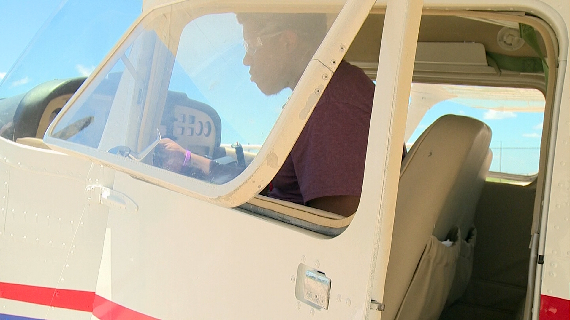 Students take flight at North Texas aviation camp | wfaa.com