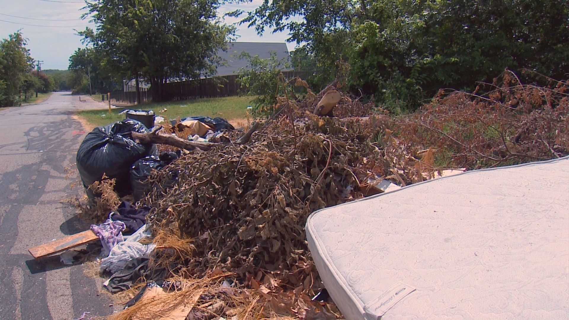 Church members complain of illegal dumping in Oak Cliff | wfaa.com