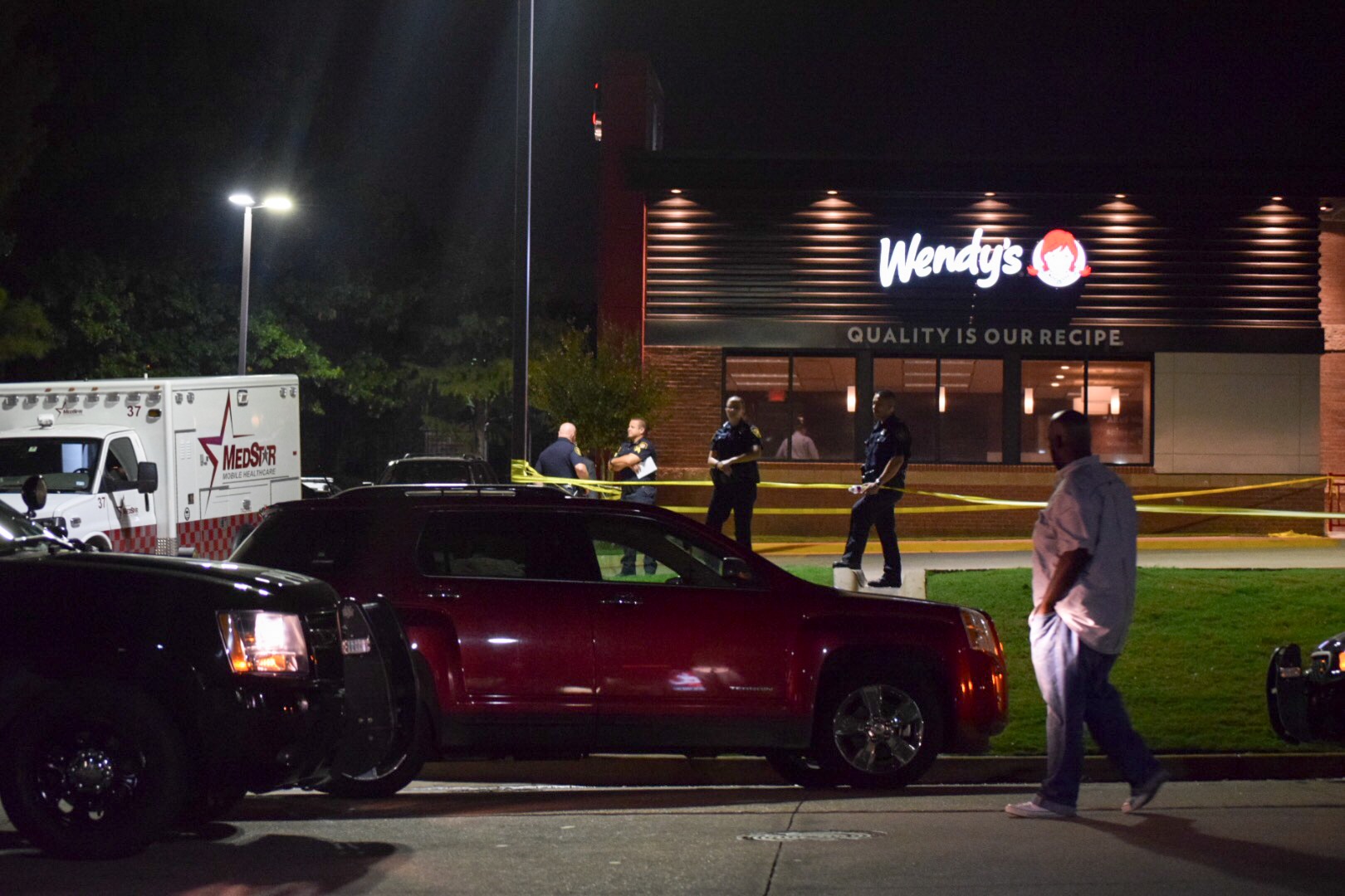 Two killed in Wendy's parking lot shooting | wfaa.com
