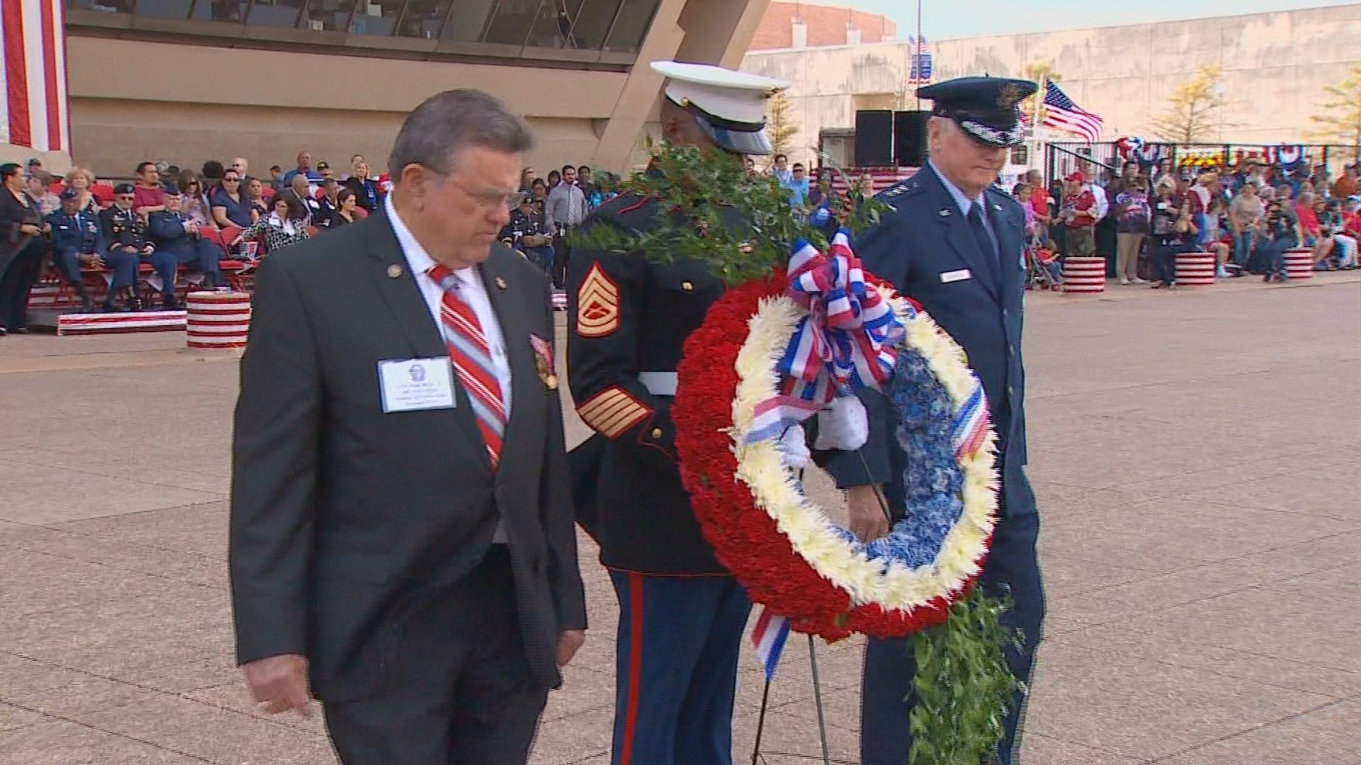 Thousands celebrate Veterans Day in Dallas | wfaa.com