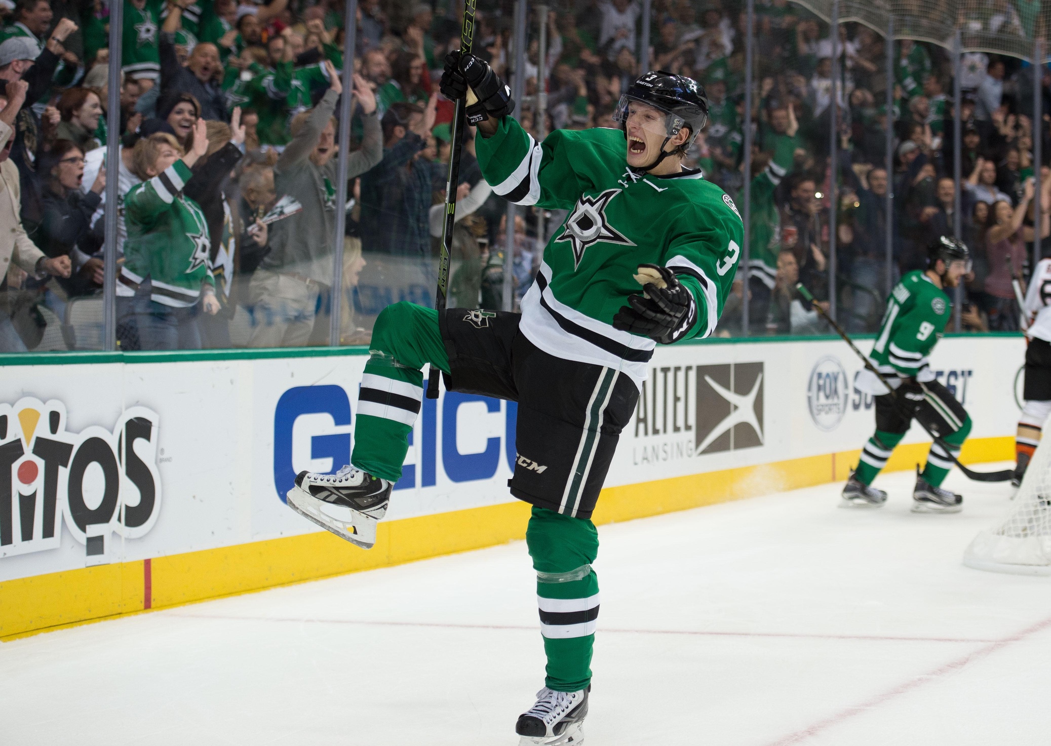 Is rising Star John Klingberg a top 5 defenseman? | wfaa.com