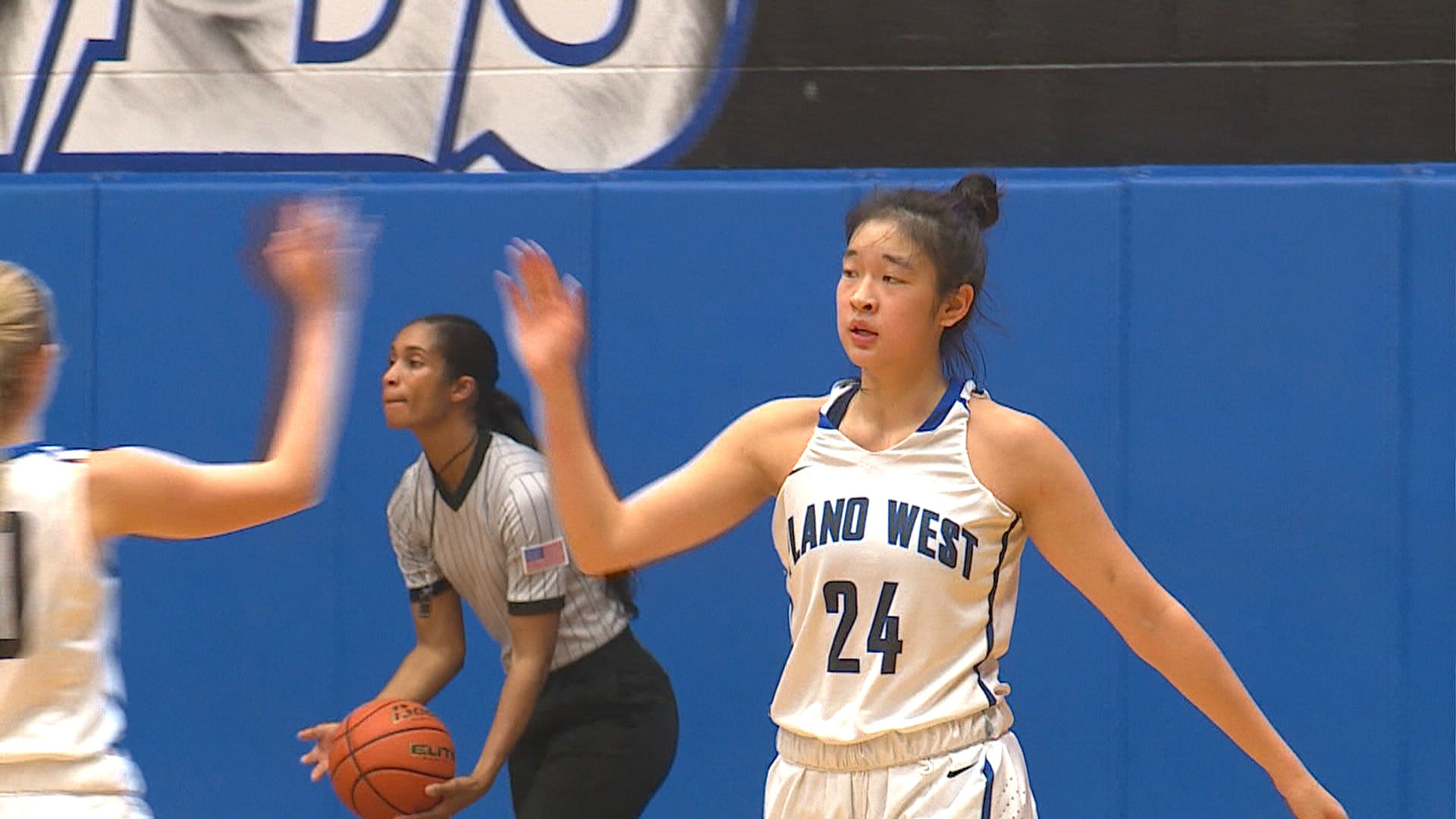 Plano West's Chou follows mom's lead to hoops greatness | wfaa.com