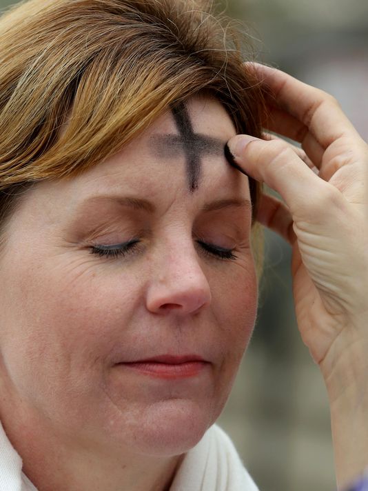 'Ashes to go' offers Lent ritual outside the church | wfaa.com