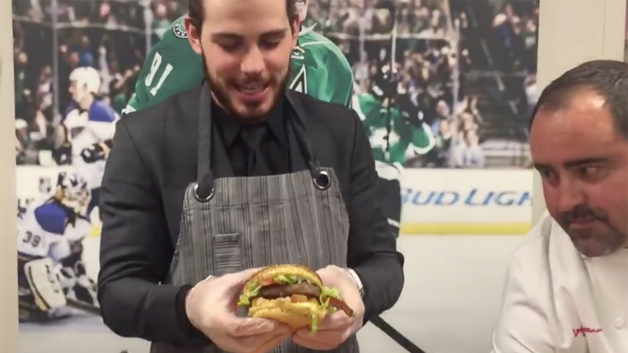 Watch Tyler Seguin make a 'Seggs and Bacon' burger | wfaa.com