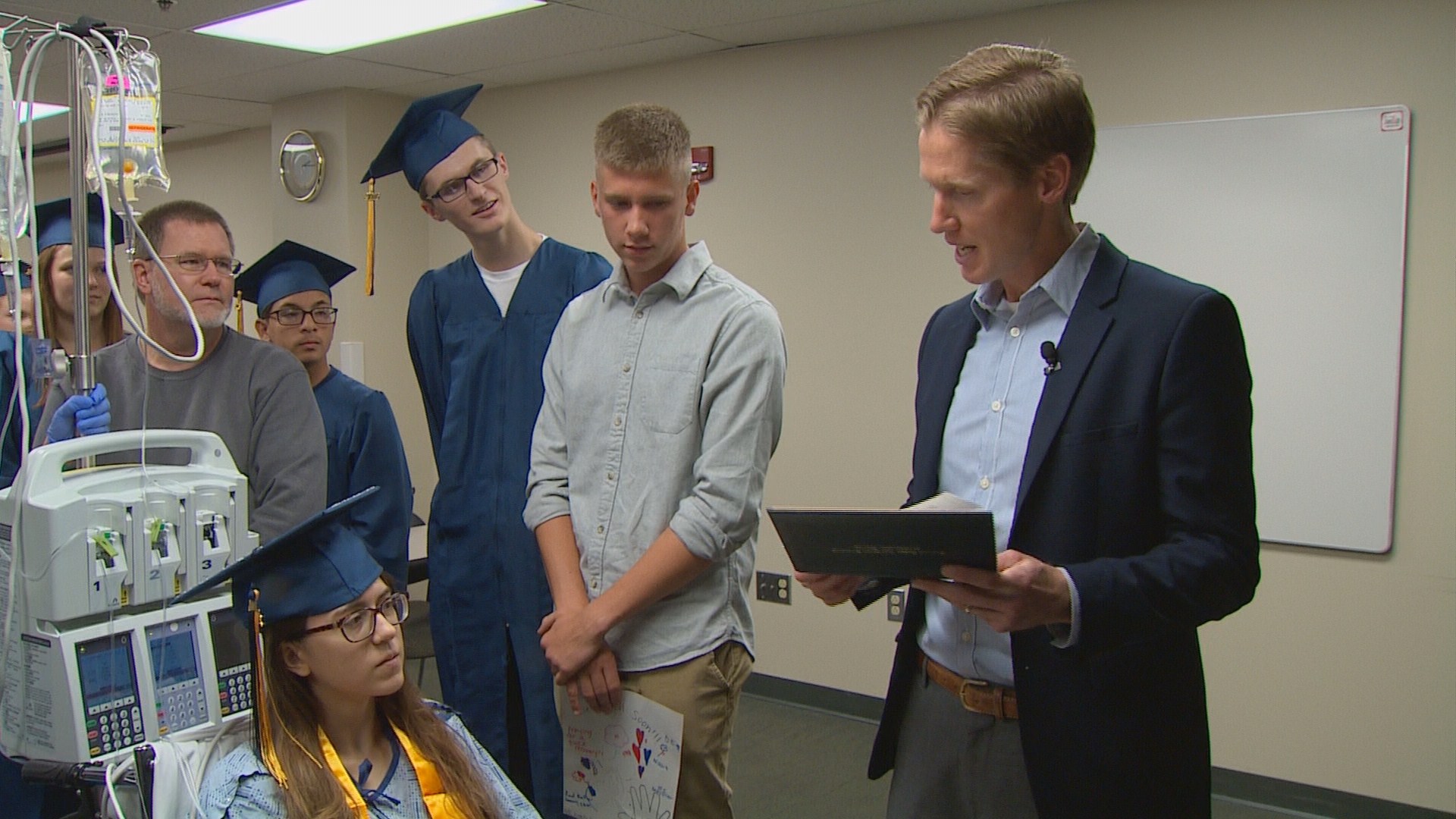 Classmates hold special graduation for Richardson girl in ICU | wfaa.com