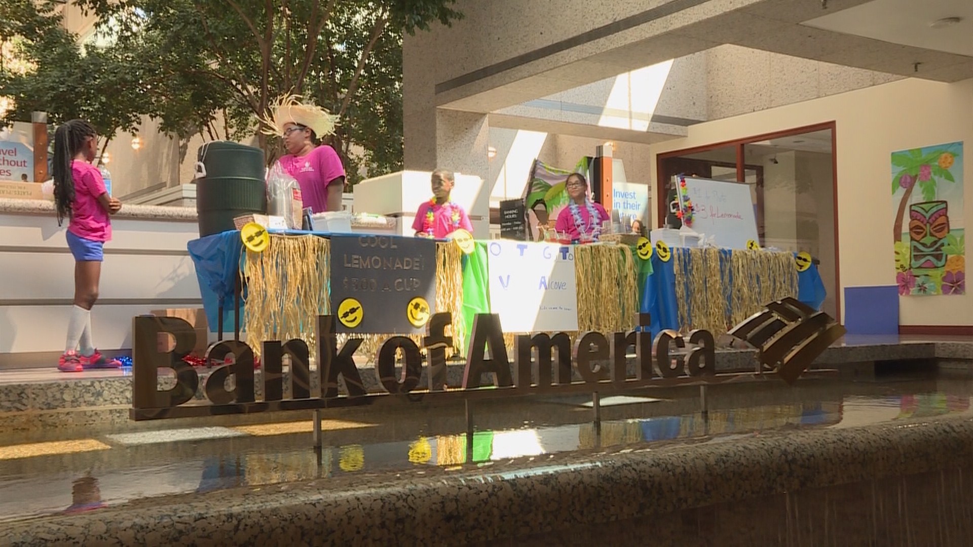 Homeless kids set up lemonade stand in downtown Dallas | kagstv.com