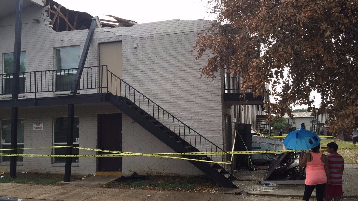 Summer storms damage Irving apartment complex | wfaa.com