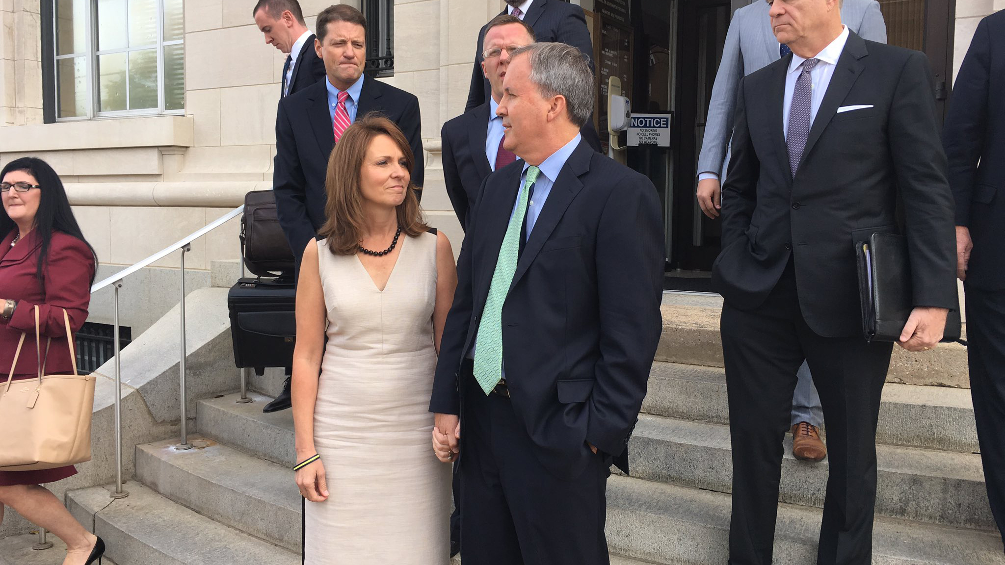 In Ken Paxton case, SEC lawyers face skeptical judge | khou.com