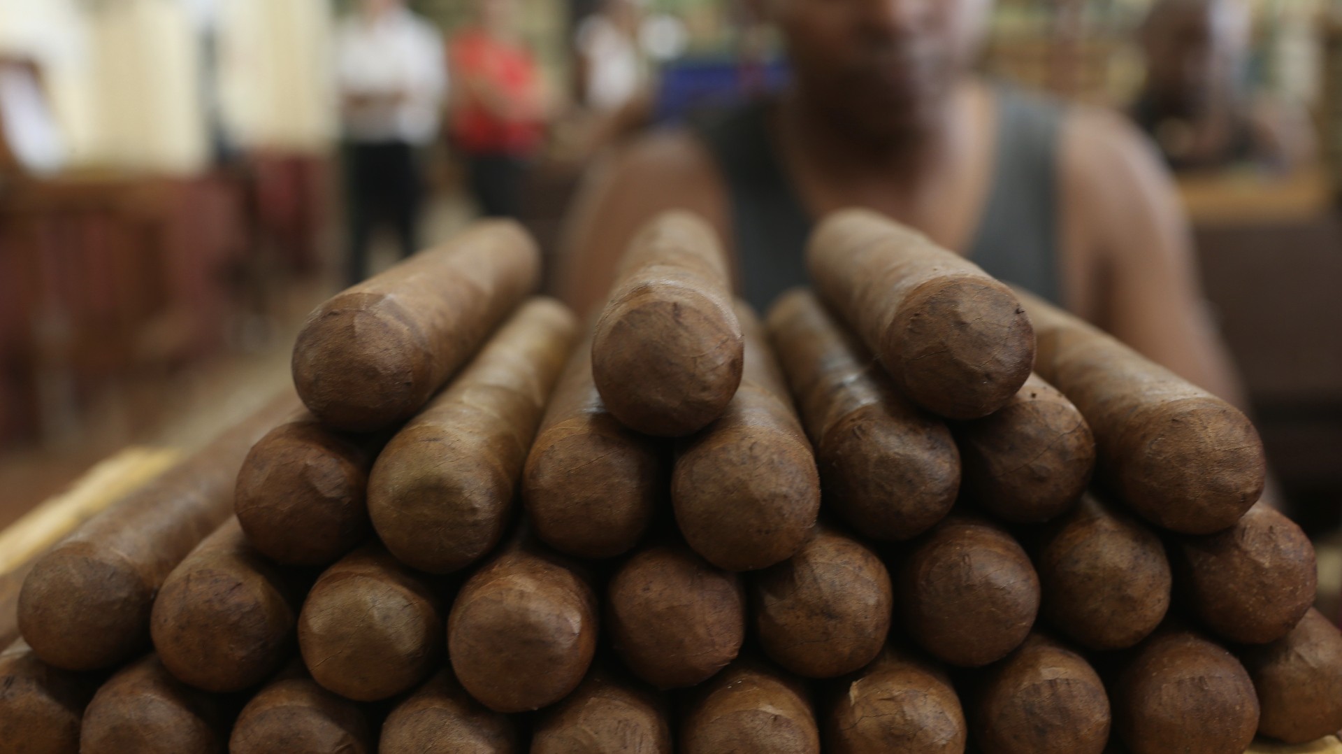 Obama lifts restrictions on Cuban rum, cigars | wfaa.com