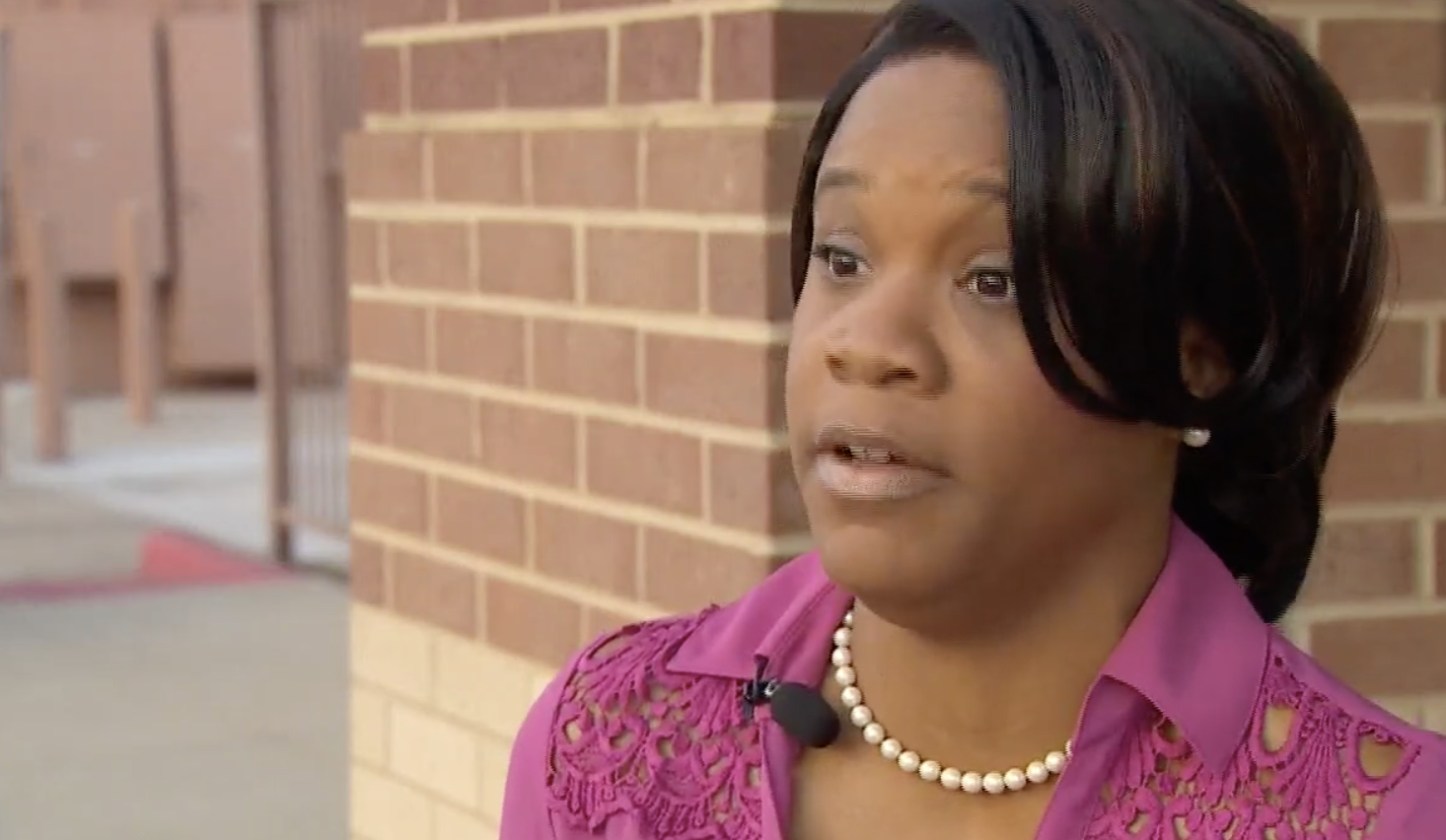 Wife of former Texans player recalls terrifying stop by officer | khou.com