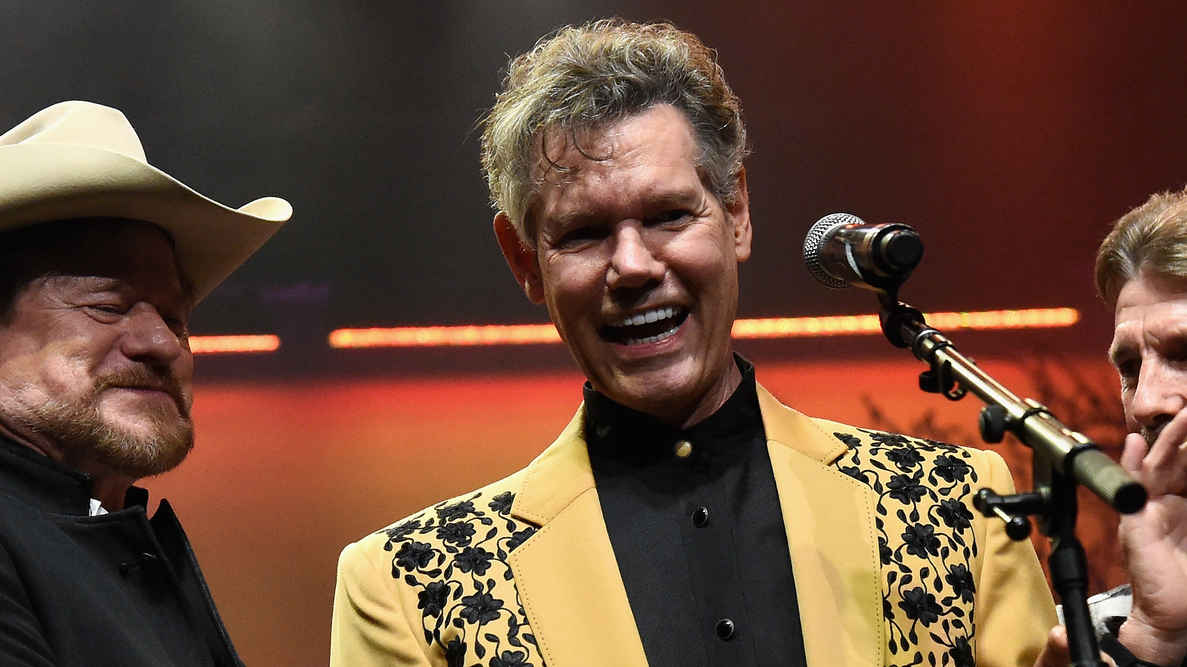 Randy Travis loses legal bid to keep DUI footage private | wfaa.com