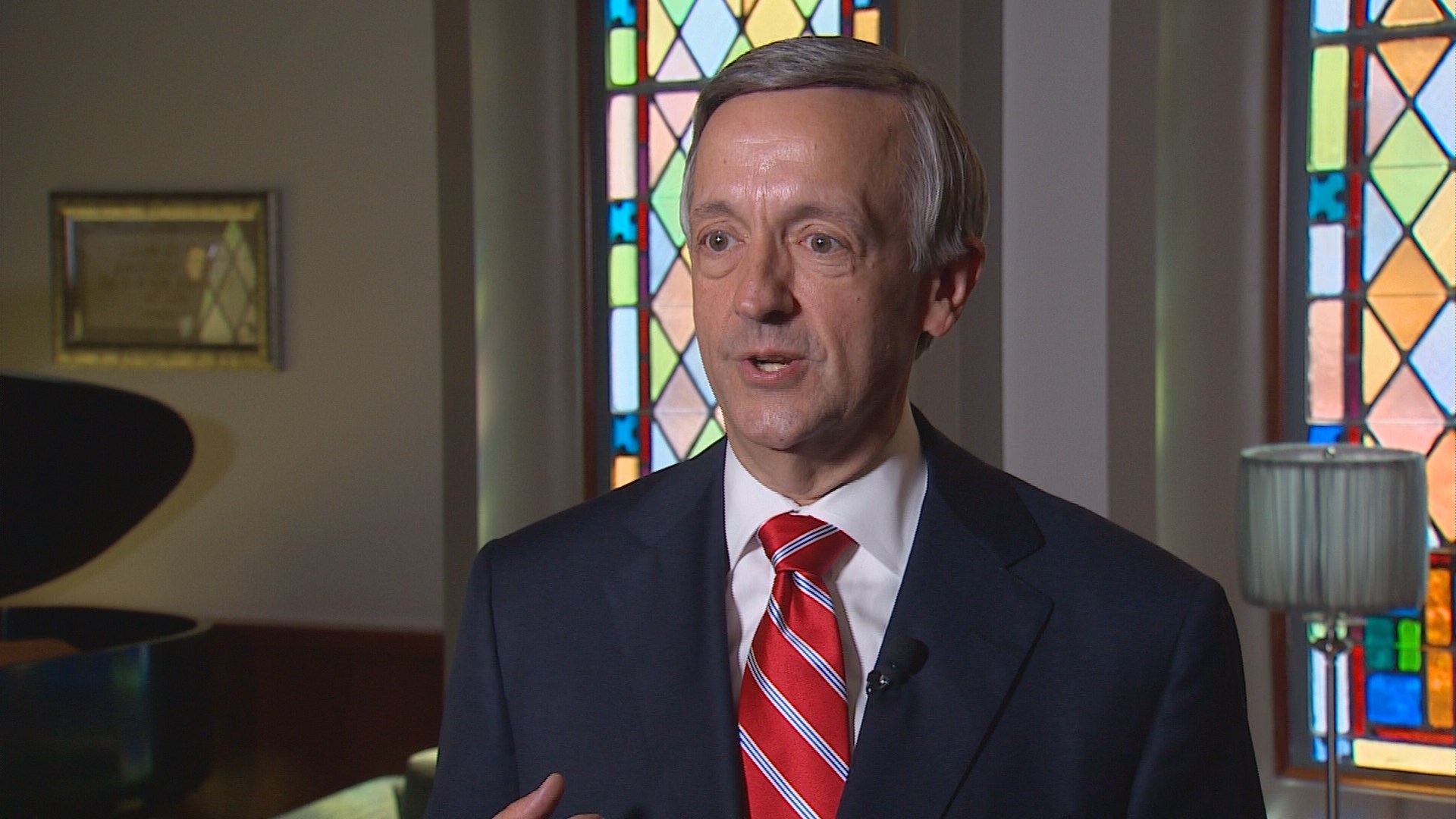 Jeffress says teach The Ten Commandments to end gun violence | wfaa.com